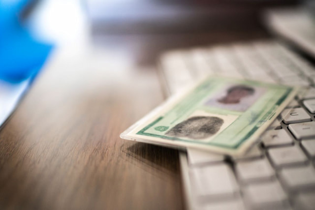 Entenda o que é a UF do seu documento | Exponencial